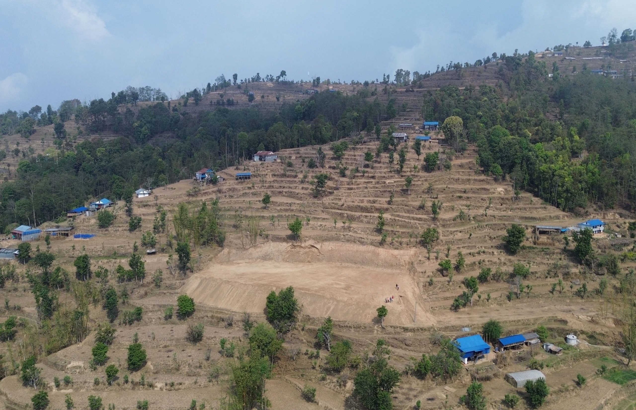 काफ्लेगाउँमा क्रिकेट मैदान निर्माण सुरु - Meronews